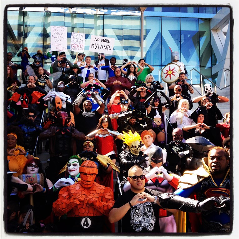 Cons: Pros & Cons - In the Dark - CGC Comic Book Collectors Chat Boards